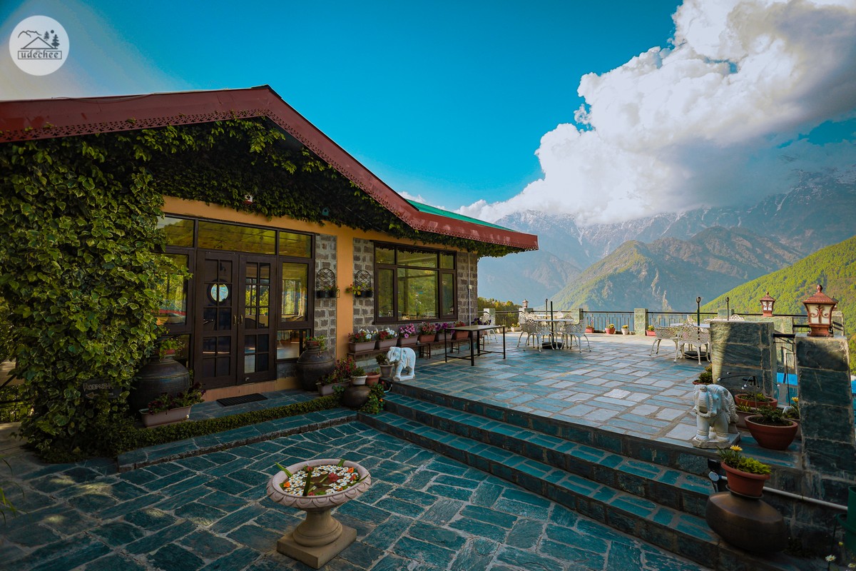 Dining – Udechee Huts