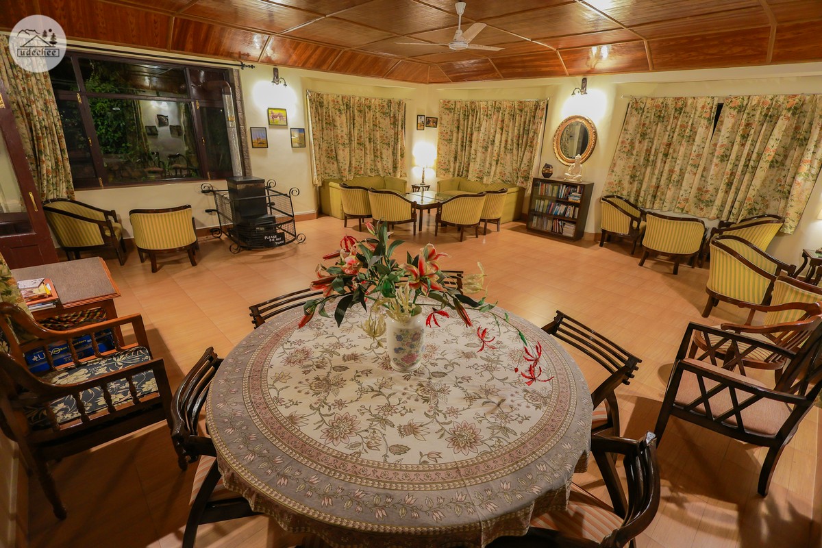 Dining – Udechee Huts